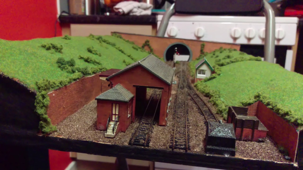 small n gauge shunting layout - YouTube