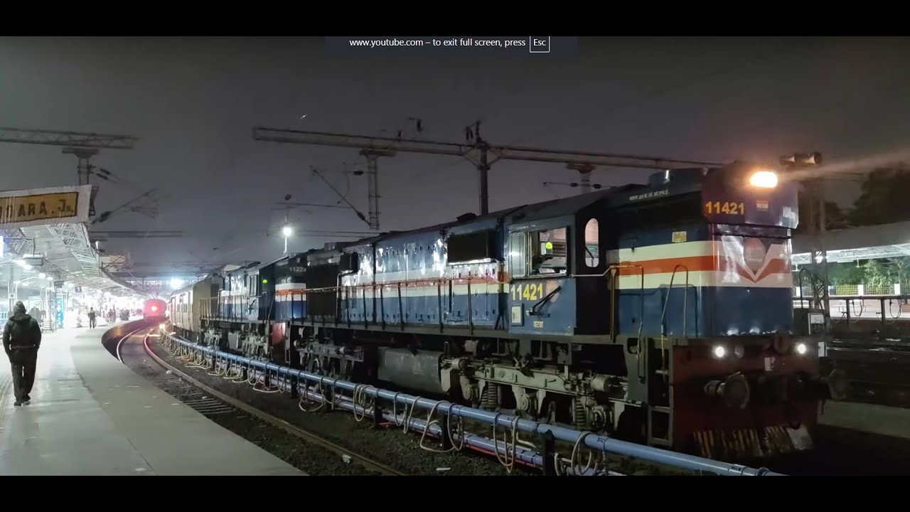 Vatva WDM 3D Multi departs Baroda effortlessly | Western Railway - YouTube