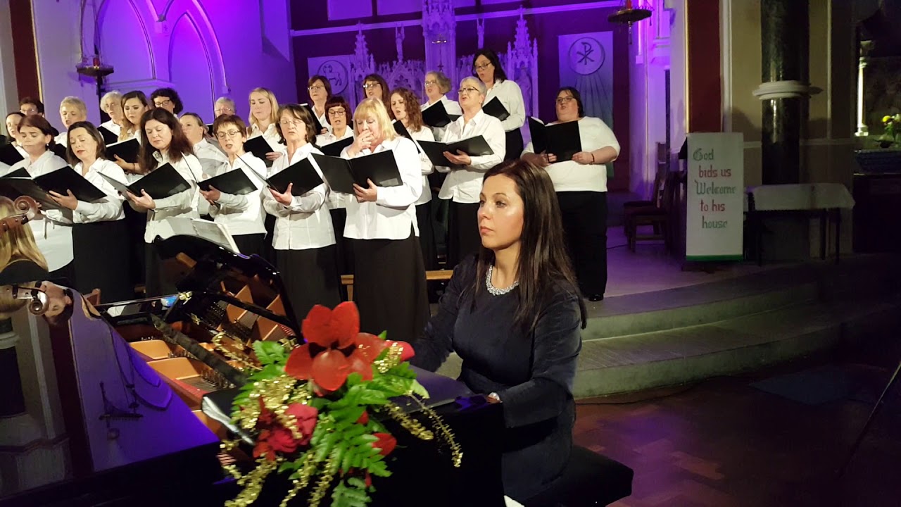 All-female choir perform the Hallelujah Chorus from Handel's Messiah ...