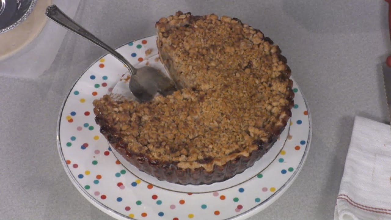 Bake a Deliciously Non-Evil Apple Pie at home in honor of Disney's new ...