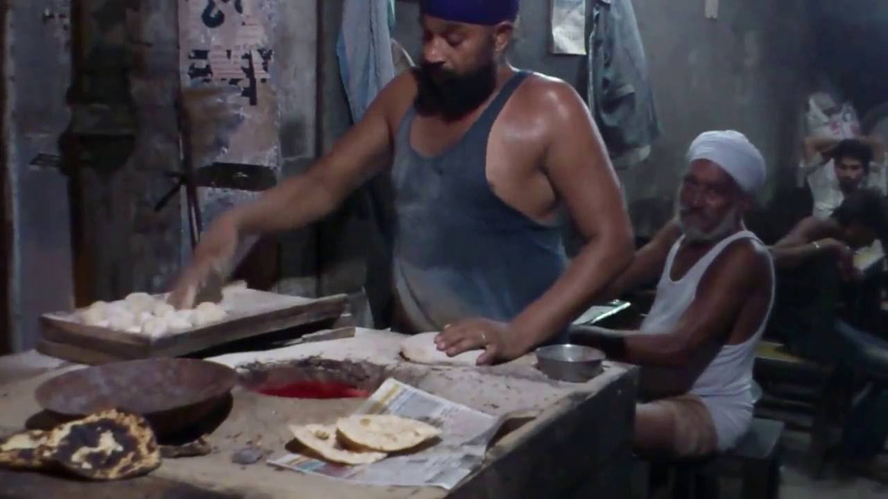 Making Tandoori Roti - YouTube