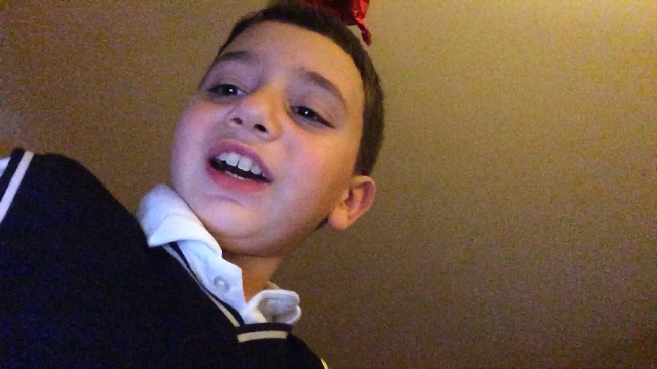 Adam amer plays with Rosly - YouTube