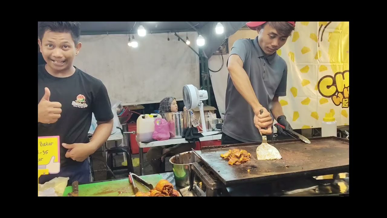Day 1: Local Street Food di Emart Riam Miri - YouTube