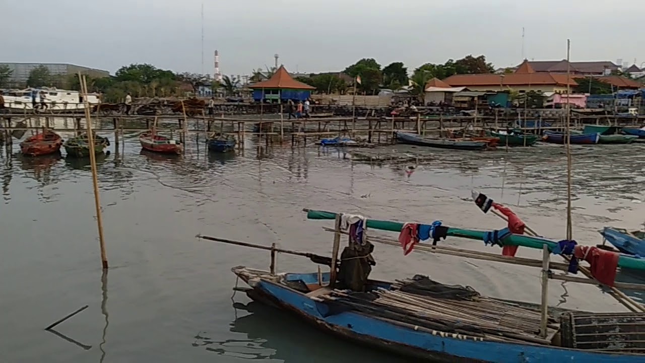 Dermaga Perahu Klotok, Desa Lumpur, Gresik Jawa Timur - YouTube