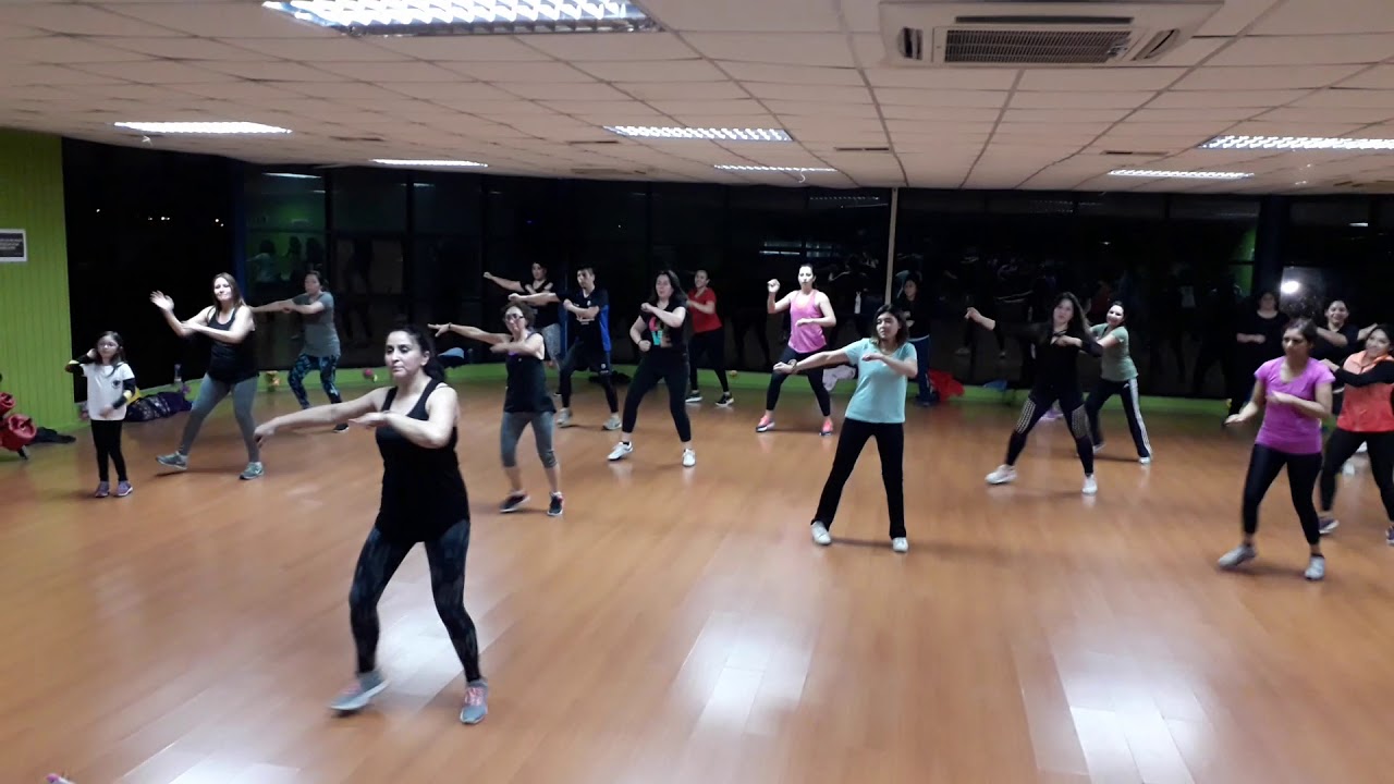 Clase zumba fitnes complejo huachipato - YouTube