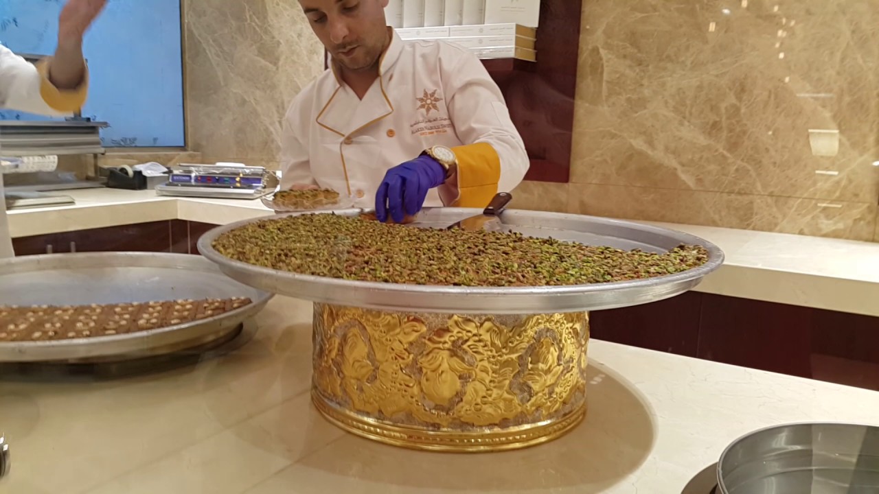 زيارة إلى حلويات العكر النابلسية في الشارقة Visiting Al-Aker Nabulsi ...