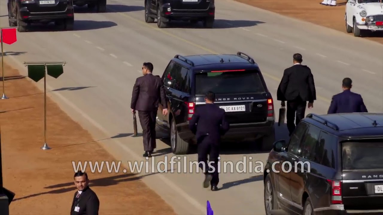 PM Modi's cavalcade arrives at Republic Day Final 2020 - Range Rover ...