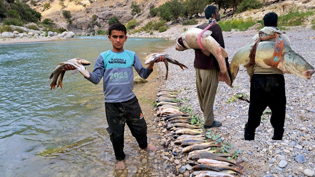 Fish hunting in a dangerous river: with Mahdi and Nima in search of ...