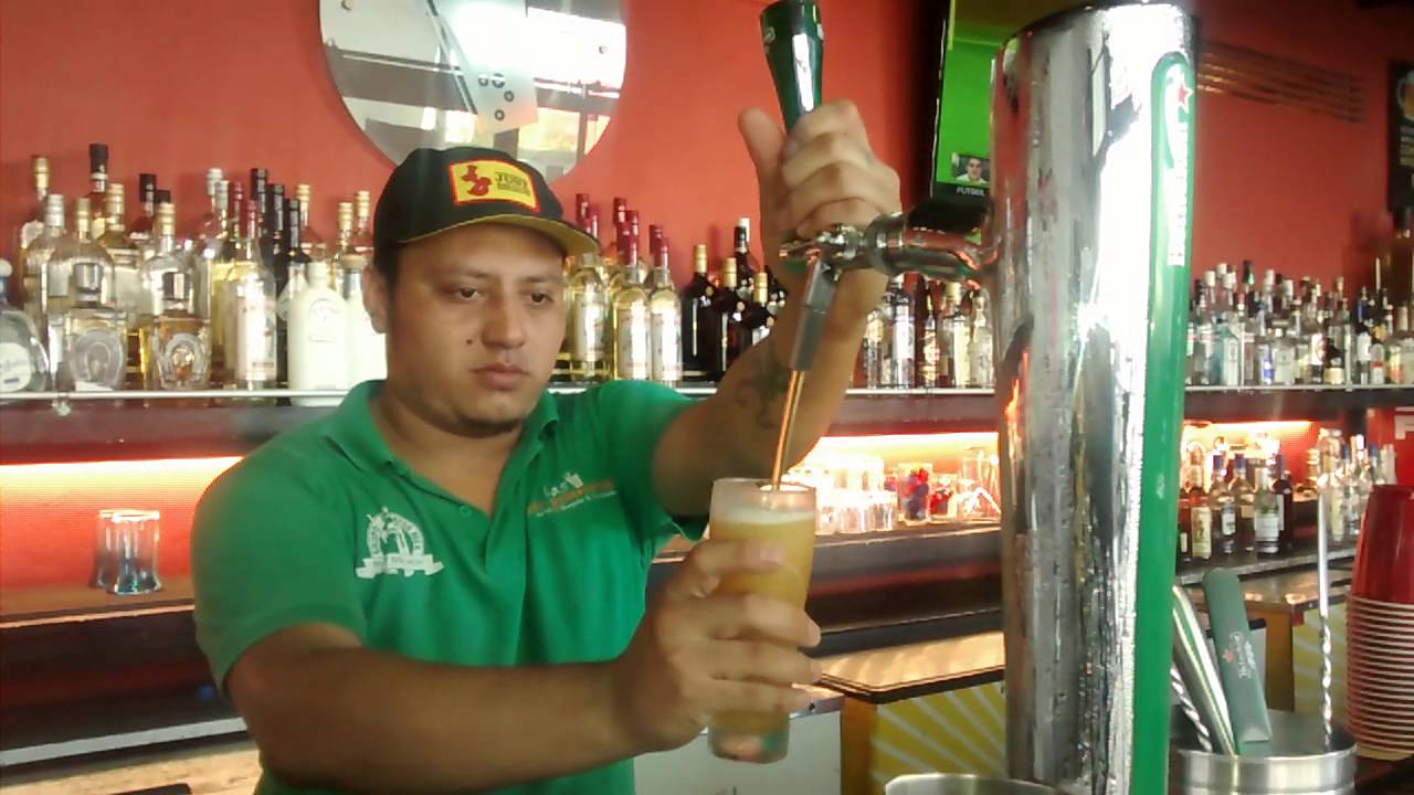 perfect Serve de Heineken en Guanatos Playa del Carmen - YouTube