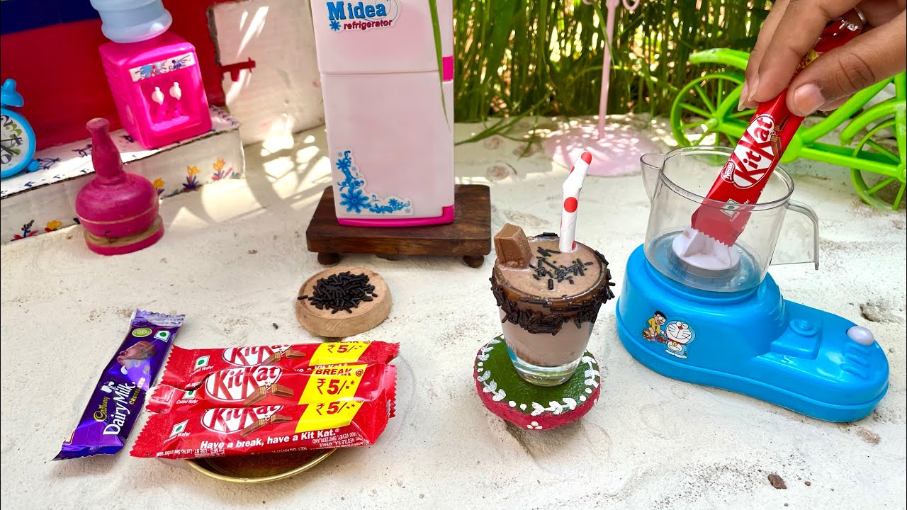 Miniature Kitkat milkshake Recipe l Chocolate Milkshake Recipe l Mini ...