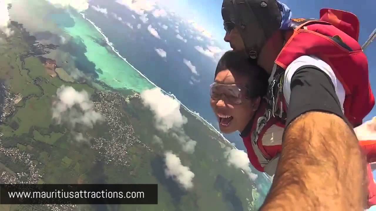 Tandem Skydiving - Saut En Parachute En Tandem (Mauritius - Ile Maurice ...