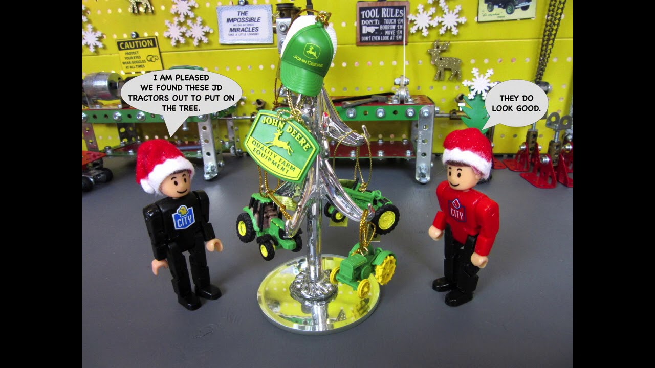 MECCANO MEN DECORATE FOR CHRISTMAS - YouTube