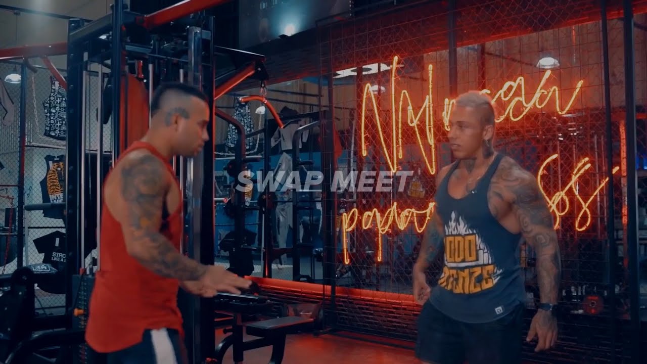 Male Body Swap // GYM - YouTube