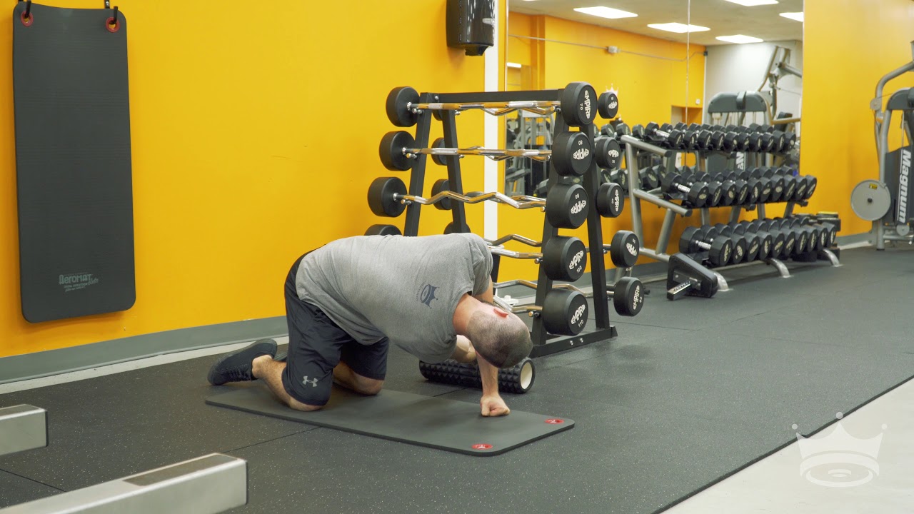 Cross Body Shoulder Stretch into Rotation - YouTube