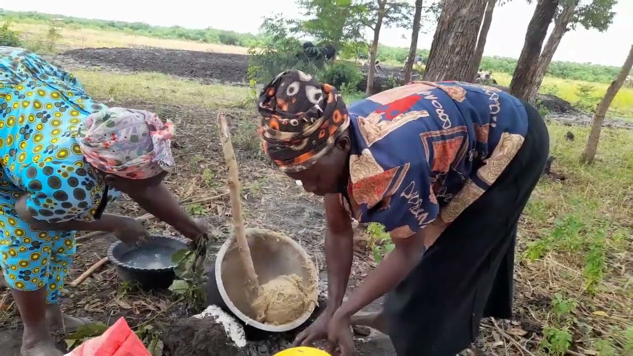 How to cook or prepare Africa's favourite food (millet bread called ...