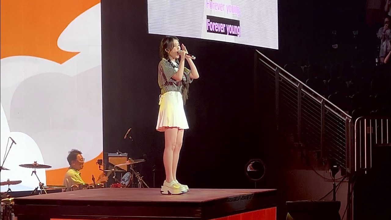 [240719] eight - IU HEREH Atlanta Concert Fancam 2024 - YouTube
