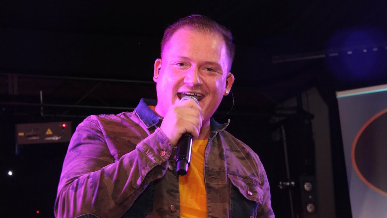 Vlog #4 radio interview en optreden stichting opkikker met Wesley ...