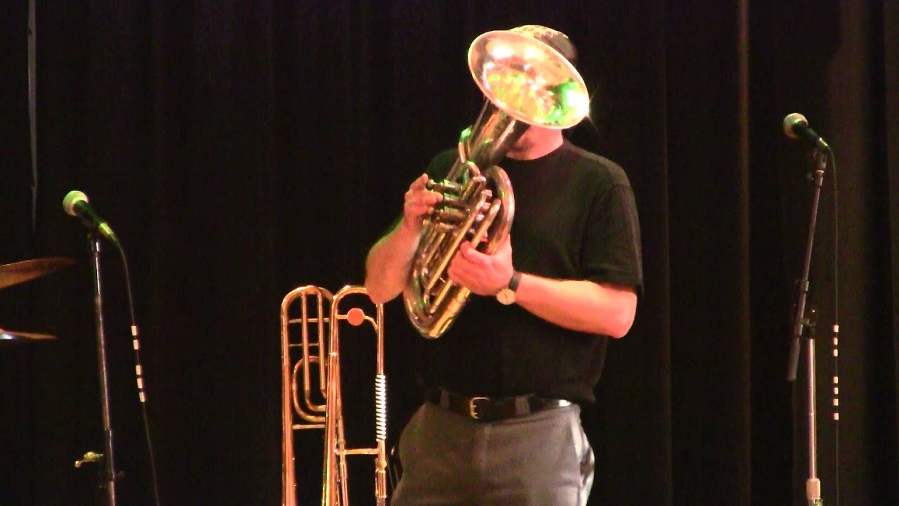 Clint Baker's New Orleans Jazz Band plays Sunny Side of the Street ...