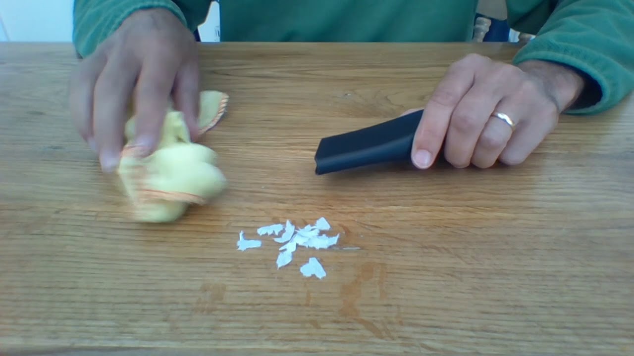 Demonstrating static electricity - YouTube