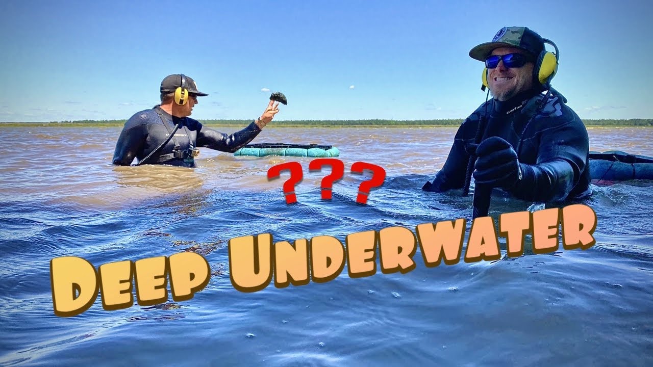 Treasure Hunting Underwater for lost items in the River | A good day of ...