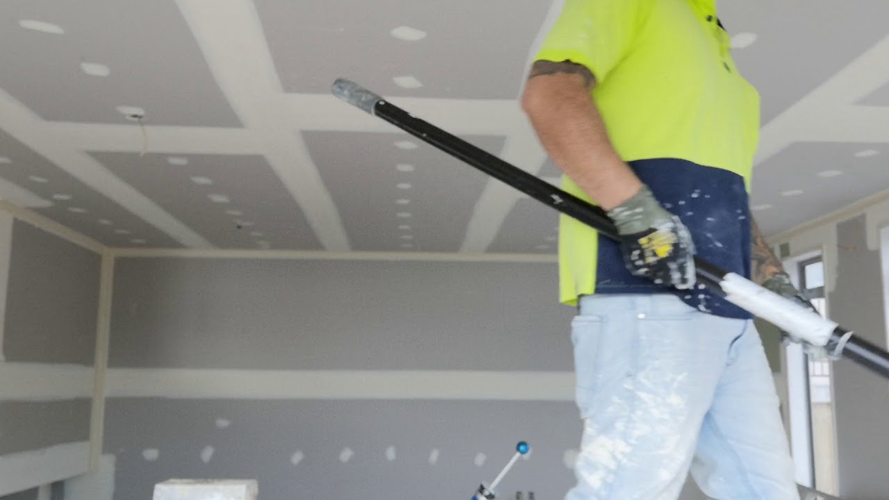 Interior plastering, internal corners, apply finishing coat 1 - YouTube