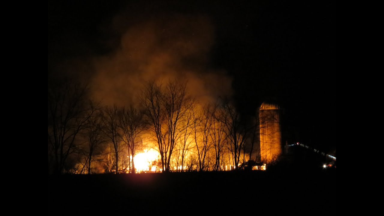 Barn Fire at Styer's Farm in Muncy, PA - YouTube