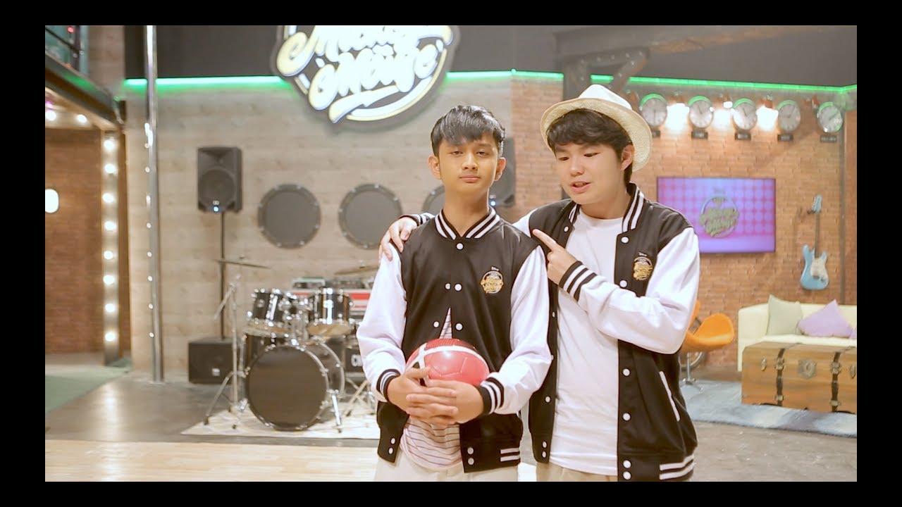 Club Mickey Mouse Season 2 | Keepie Uppie Challenge | Disney Channel ...