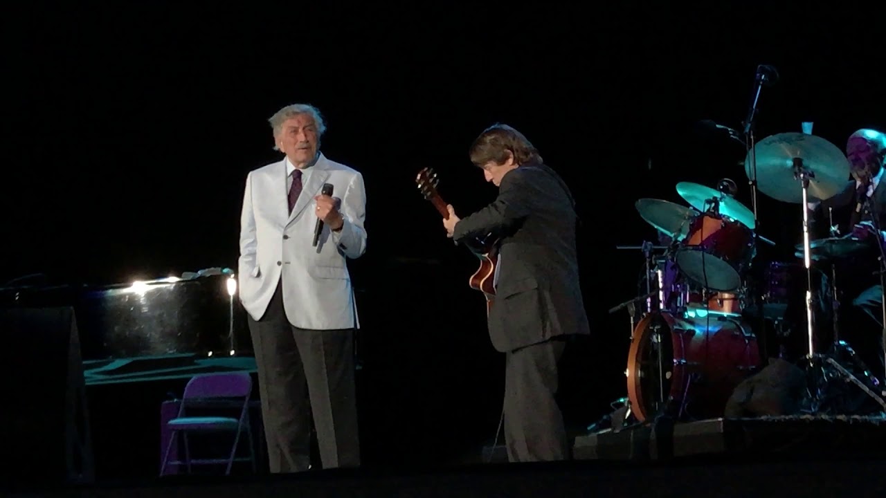Tony Bennett featuring guitarist Gray Sargent, LIVE, Paso Robles, CA ...