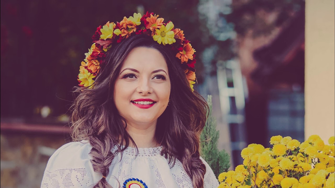 Laura Olteanu - Colaj de joc Bucovina - YouTube