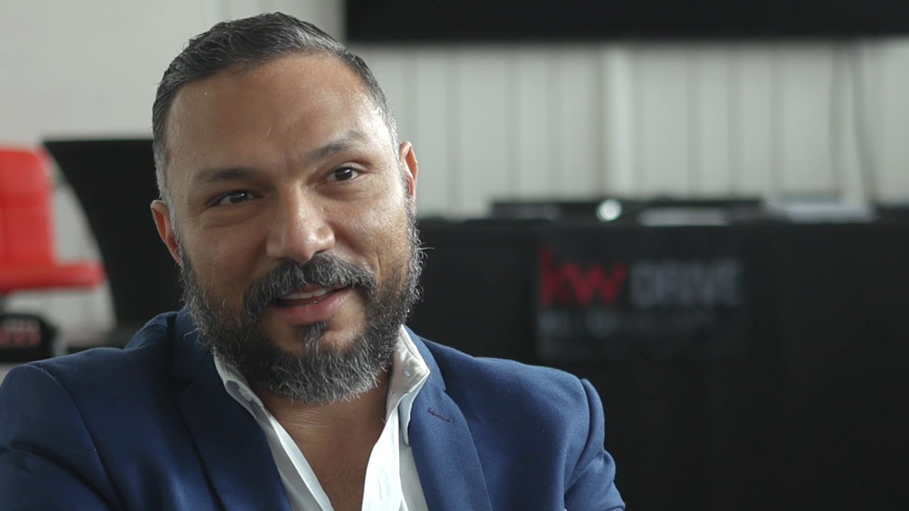 Meet Carlos Handal - YouTube