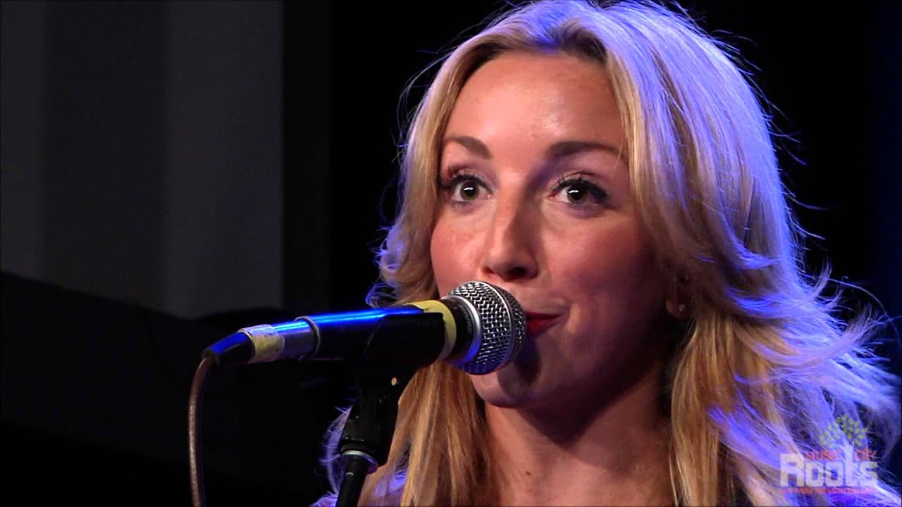 Ashley Monroe "Weed Instead Of Roses" - YouTube