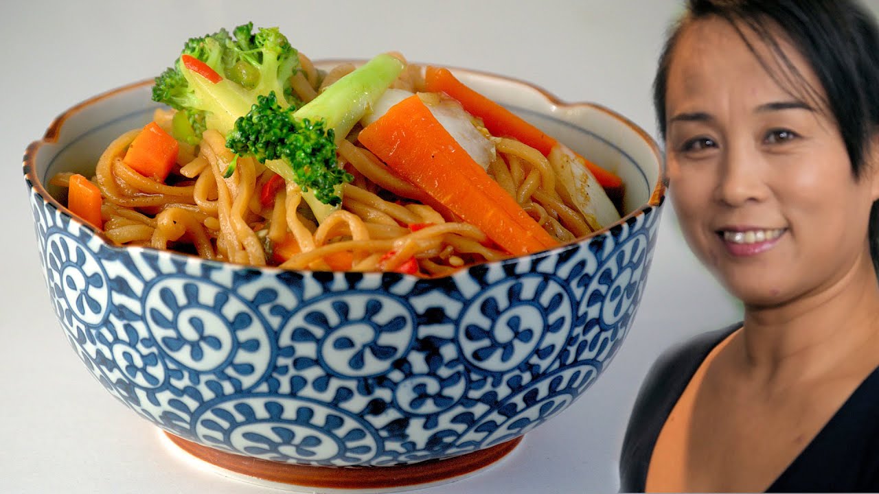 Chinese Stir Fry Noodles & Mixed Vegetables (Vegetarian Stir Fry Recipe ...
