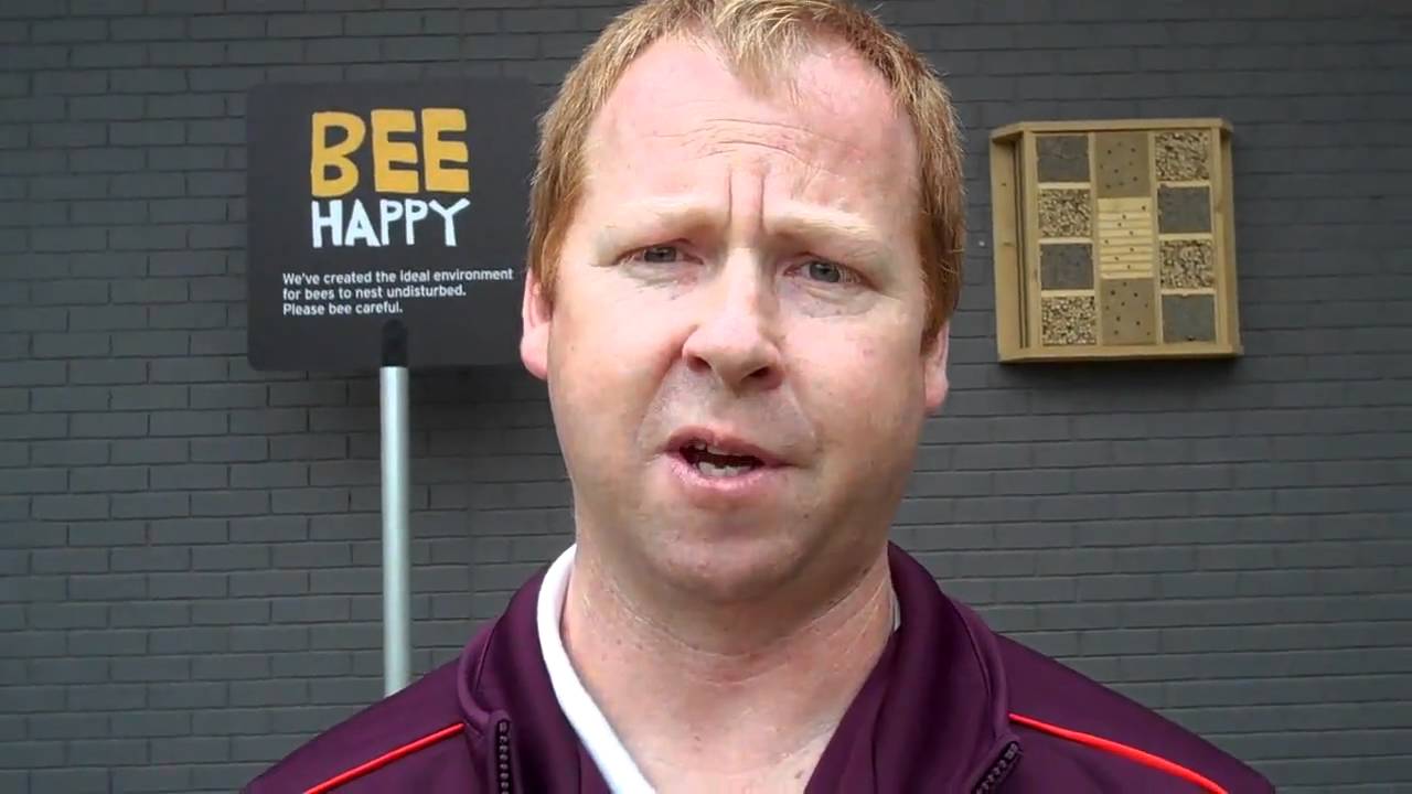 Robin Dean on Sainsbury's Bee Hotels Initiative - YouTube