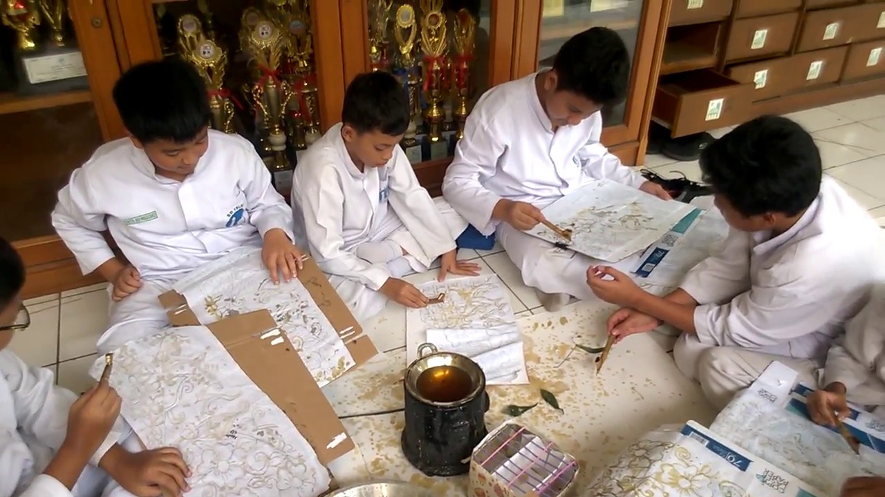 Belajar Membatik -- Kelas 6 -- SD Islam Al Azhar 9 Kemang Pratama ...