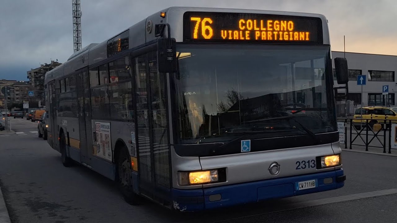 Bus N. 2313 di GTT in servizio sulla linea 76 in direzione Viale ...