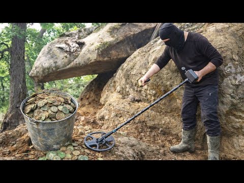 Koç Başlı Kayanın Altından Define Çıktı!!!