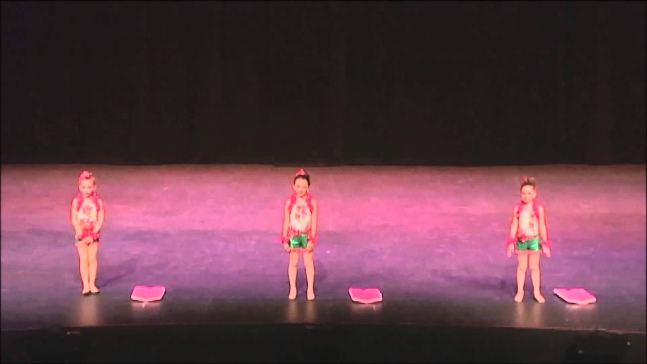 Surfs up dance - YouTube