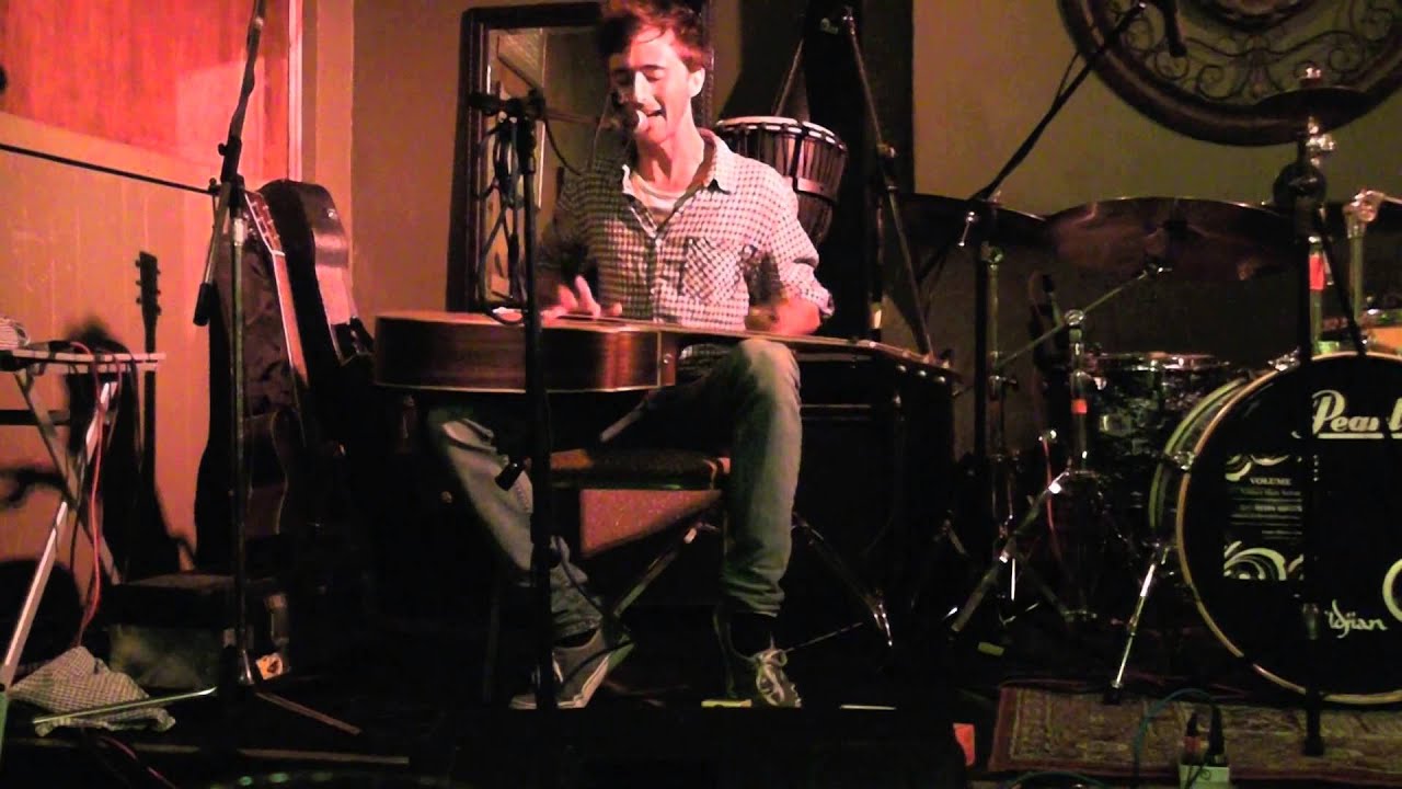 Dan Vickers - Where Did You Sleep Last Night - YouTube