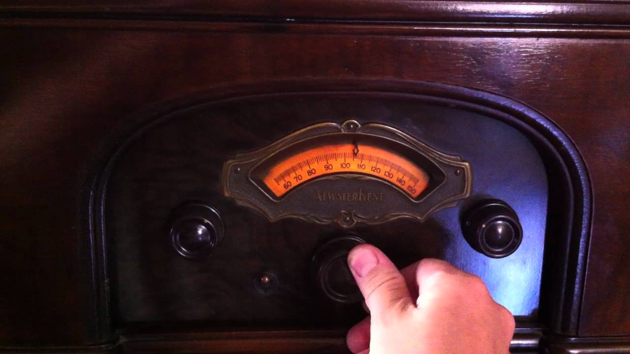 Atwater Kent Model 70 Features - YouTube