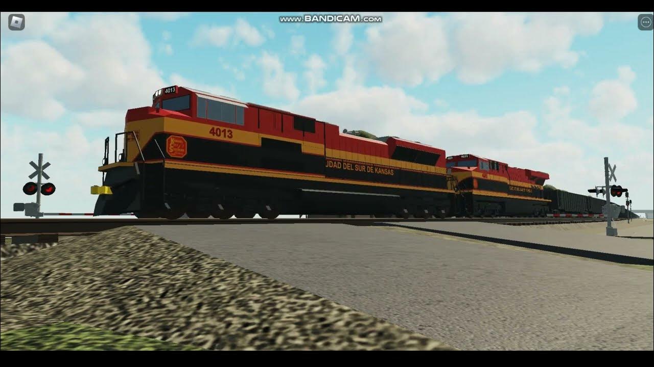 CPKC Tren fierrero en District Southline - YouTube