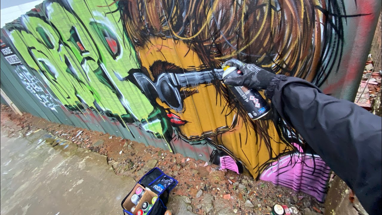 Graffiti Design Character and Bombing - YouTube