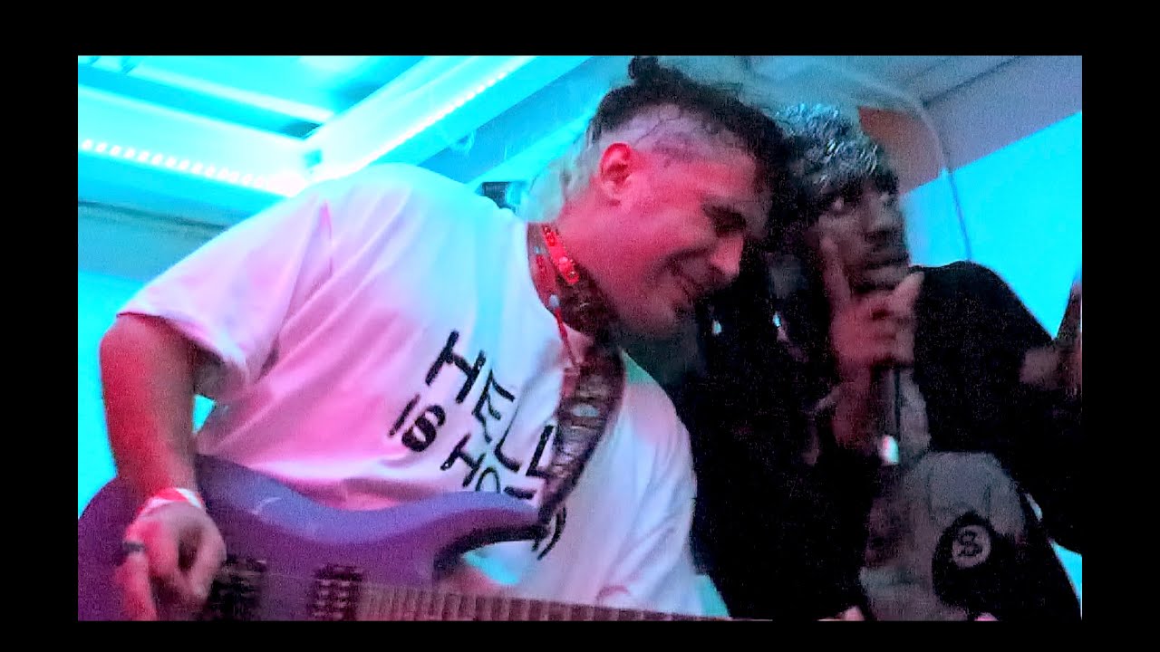 KILLKODY & GFMW perform THRASHER CHICK live in LA (2022) - YouTube