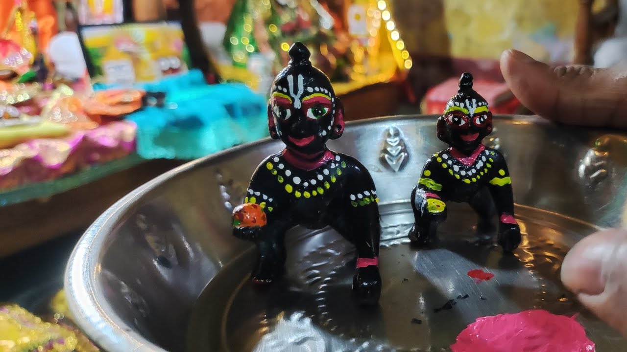 Bal Gopal ki Shringar and angarag/ Lord gopal Eyes and body painting ...