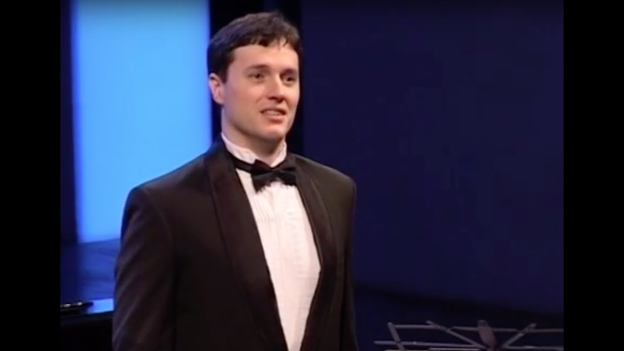 Andrew Goodwin sings Beethoven's Adelaide - Moscow - YouTube