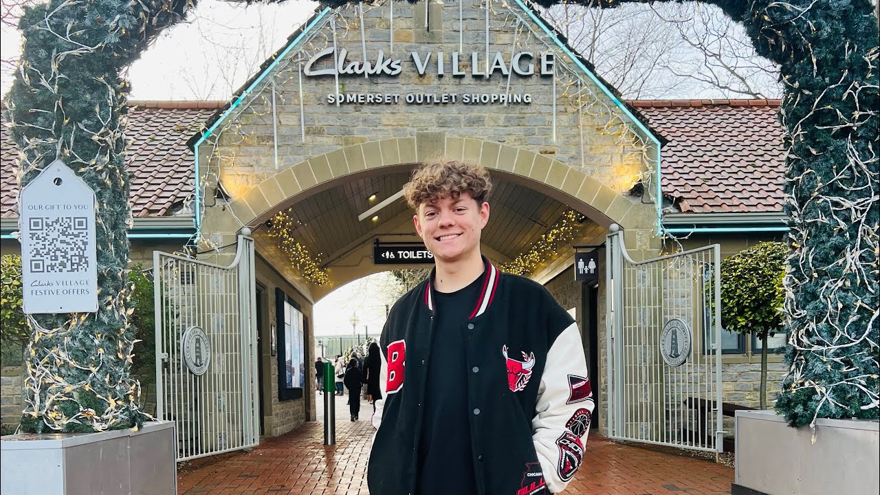 Clarks Village Christmas Vlog 2025 - YouTube