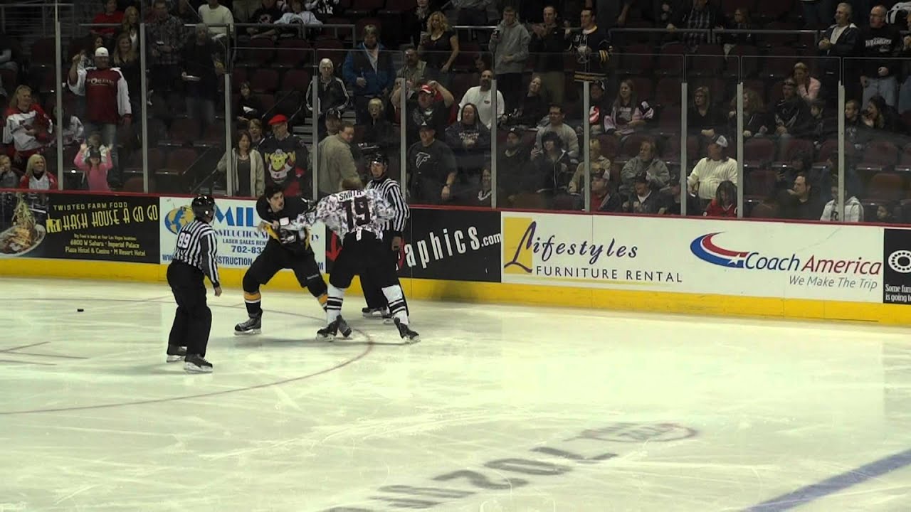 Robbie Smith vs Cameron Abney, Hockey Fight - YouTube