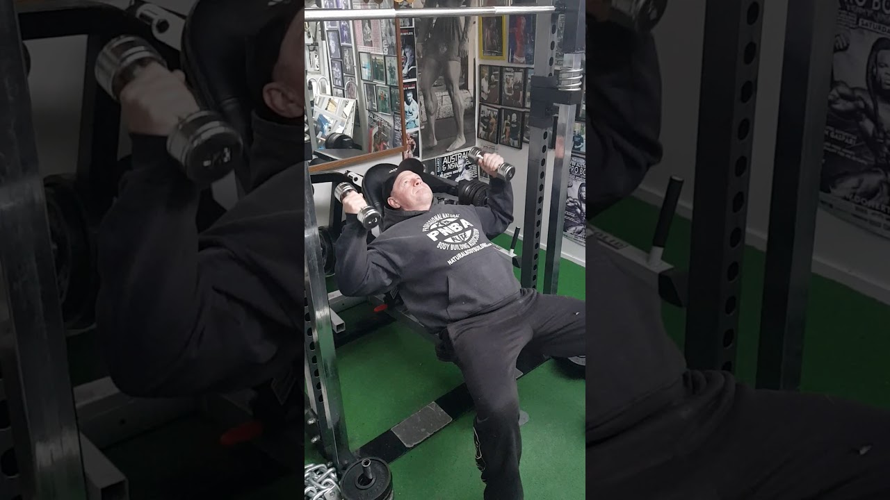 5. Incline Dumbbell Press - Palms Facing Inward / Xié yǎlíng xīnwén ...