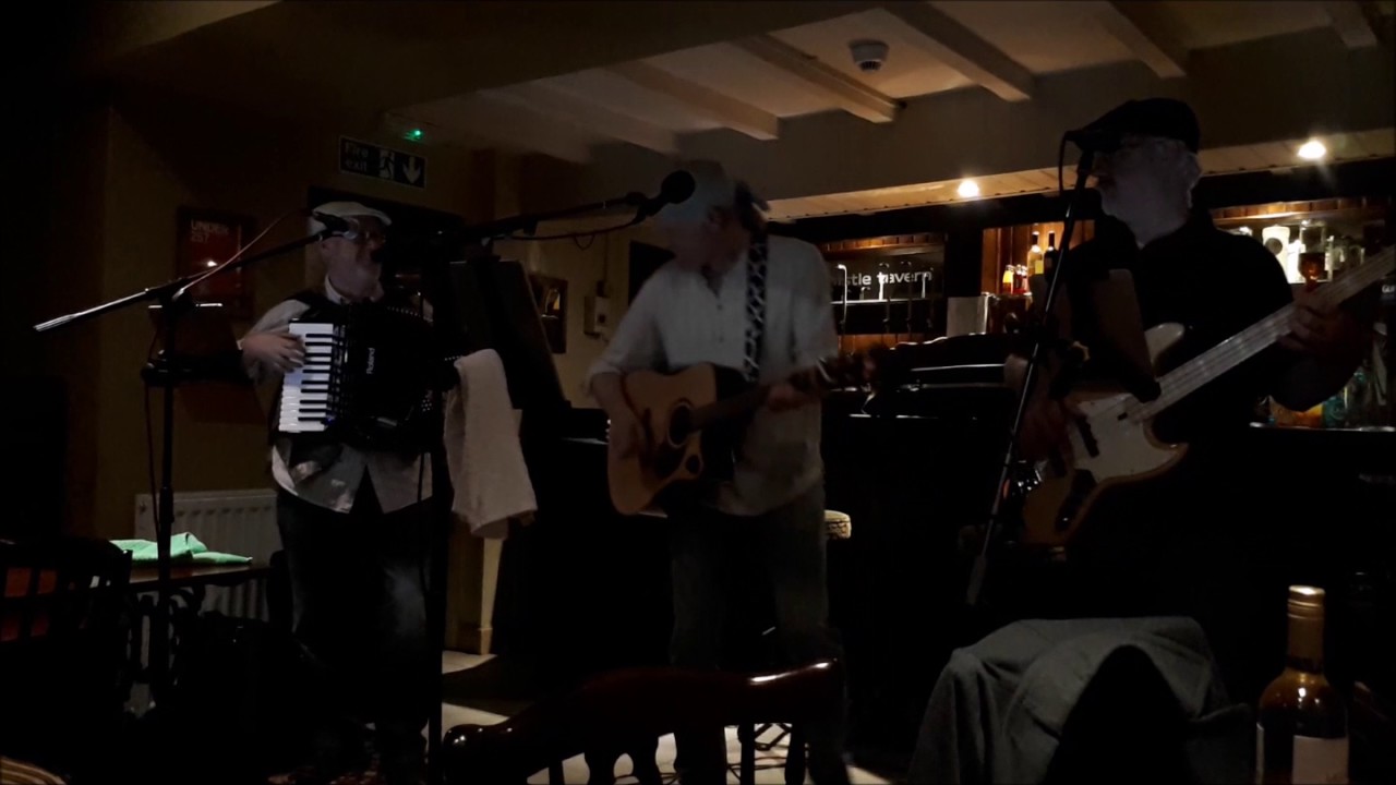 Gavin Paterson & The Clancy Acoustic Band - 14 I'll Tell Me Ma - YouTube