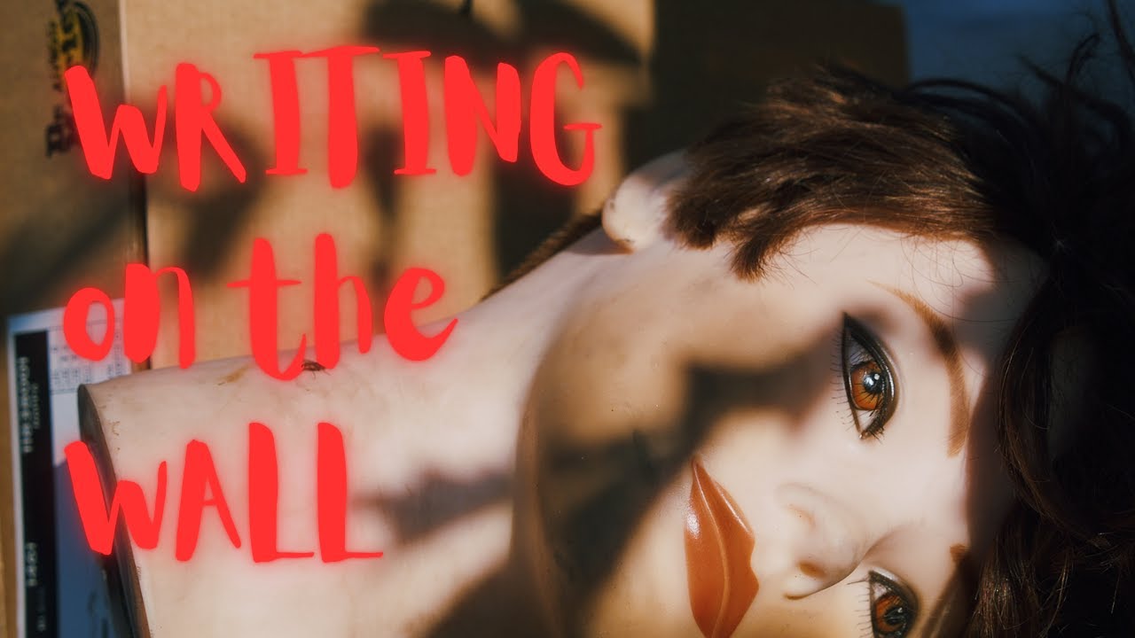 NYC STREET FILM - Writing on the Wall (BMPCC 4K + Lumix 12-35) - YouTube