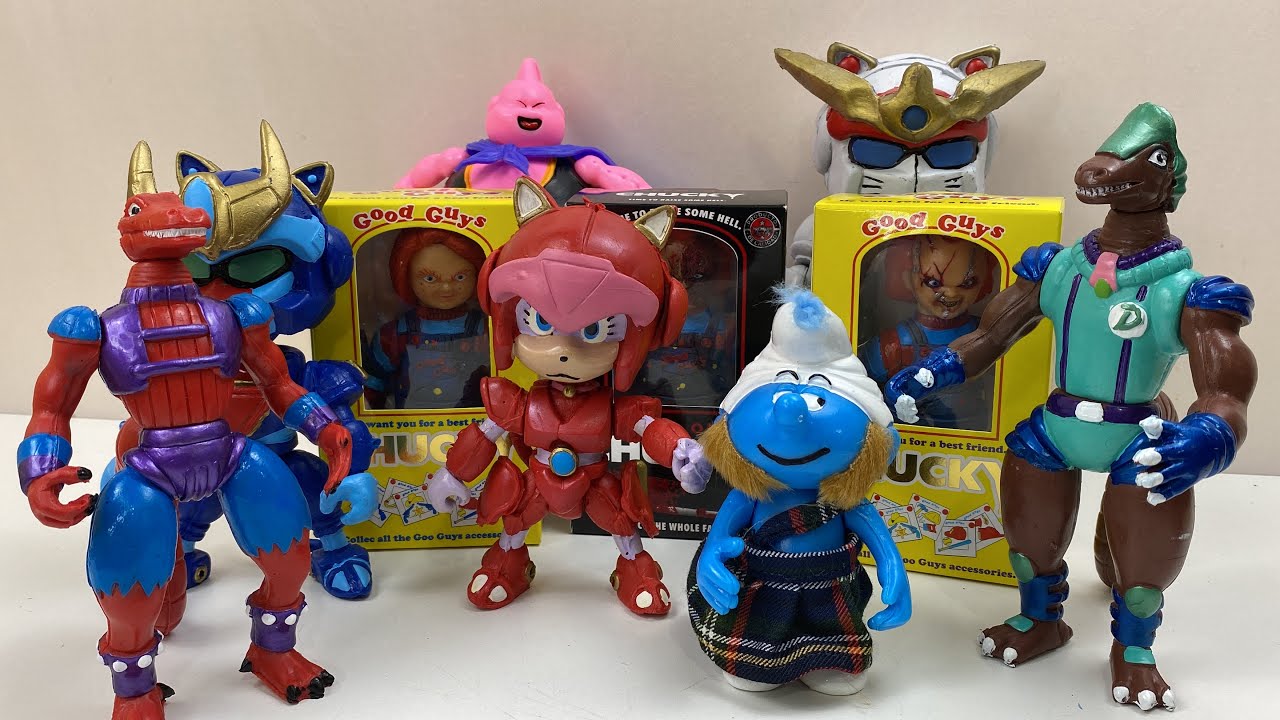 Chucky, Dinoplativolos, Gatos 🐈‍⬛ samurai y los pitufos figuras Bootleg ...